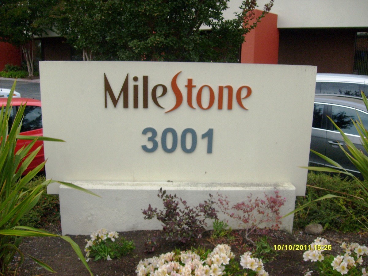 New Building Signs, Simple and Classy!