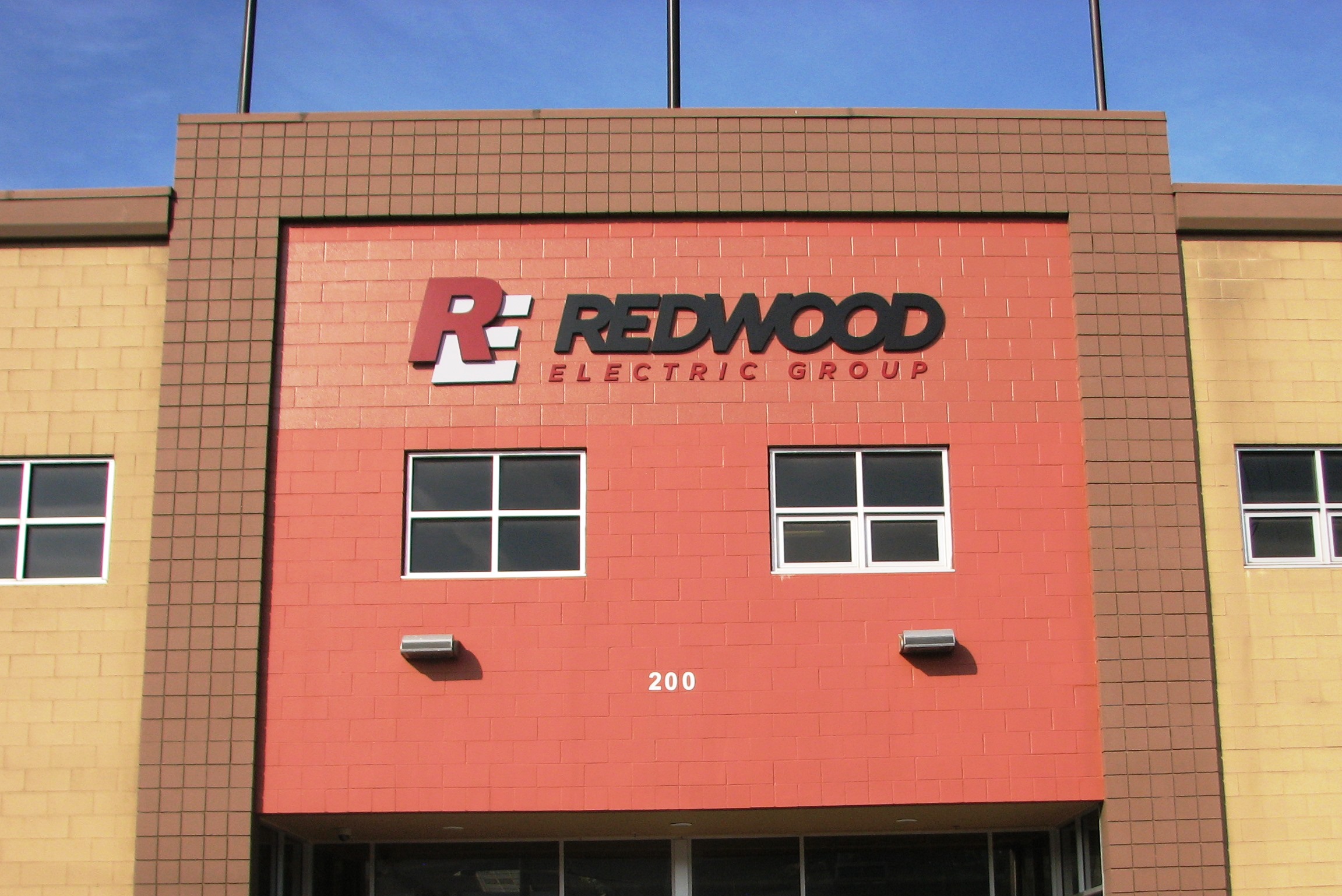 Redwood Electric - New Building Sign in San Francisco