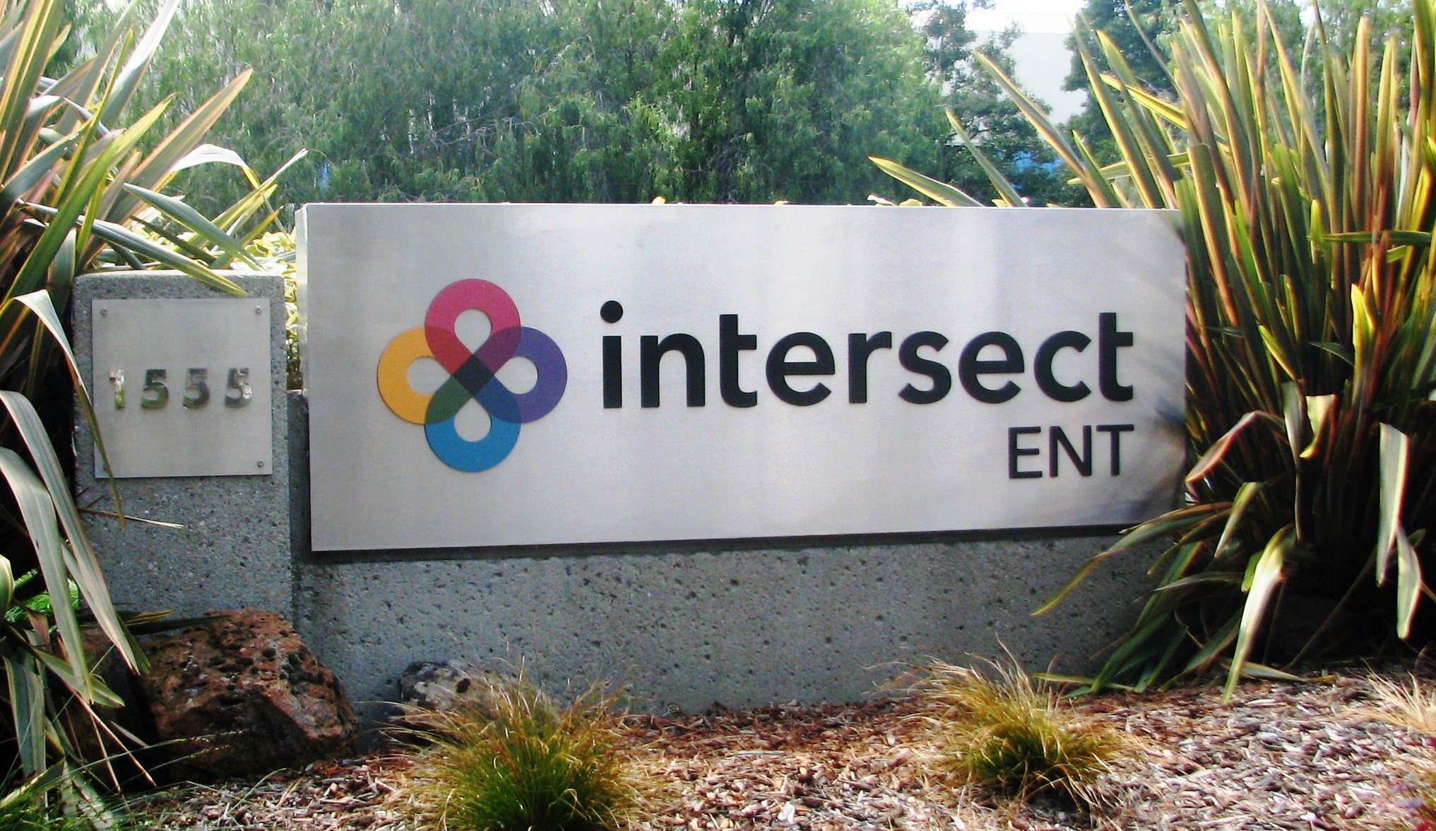 intersect ENT – New Signs for New Location
