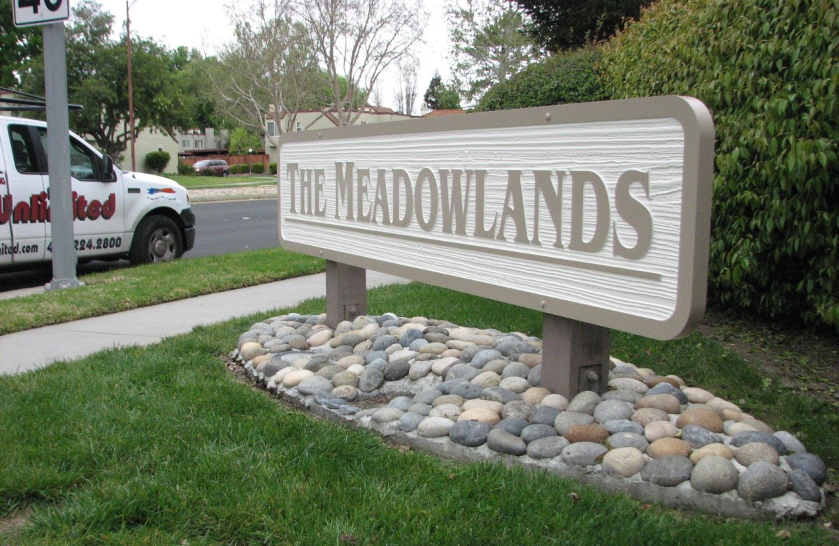 The Meadowlands - New Monument Sign